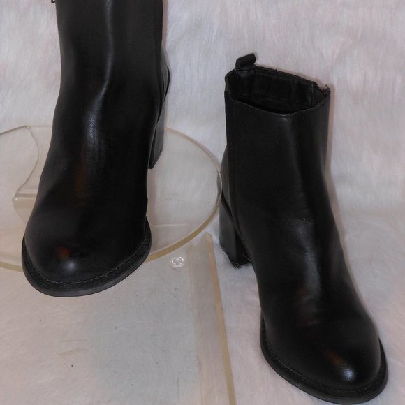 torrid | Shoes | Torrid Black Ankle Boots Size 2 Wide | Poshmark